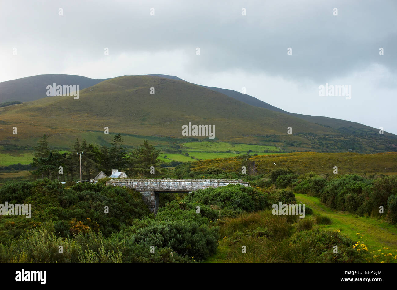Ring of kerry ireland bridge hi-res stock photography and images - Alamy