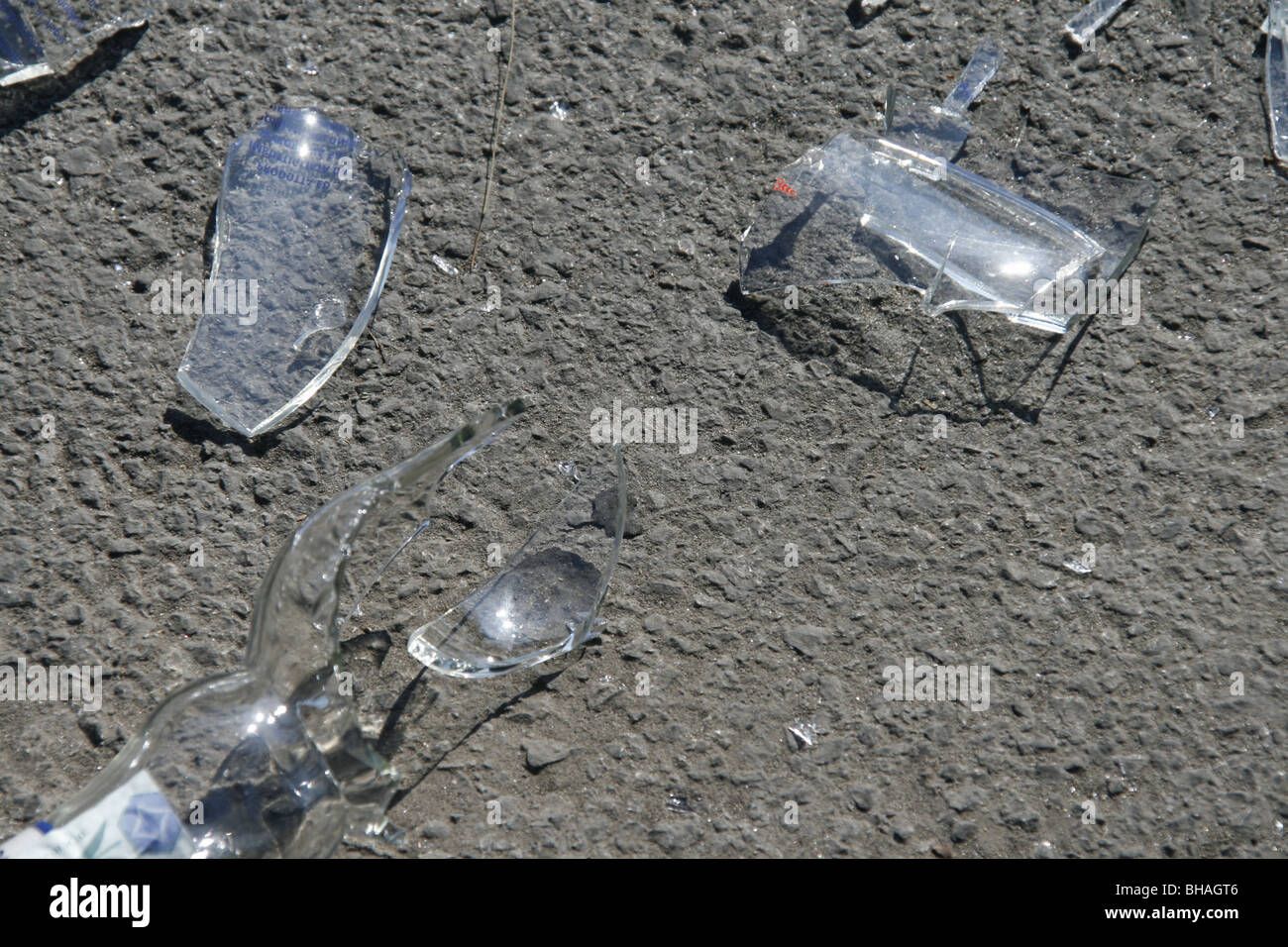 Smashed broken glass bottle hi-res stock photography and images - Alamy