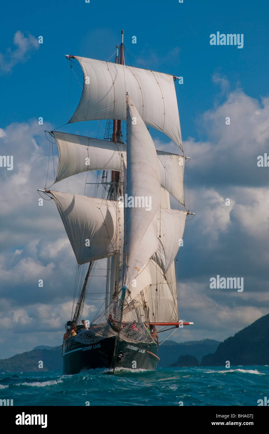 Old square rigged sailing ship hi-res stock photography and images - Alamy