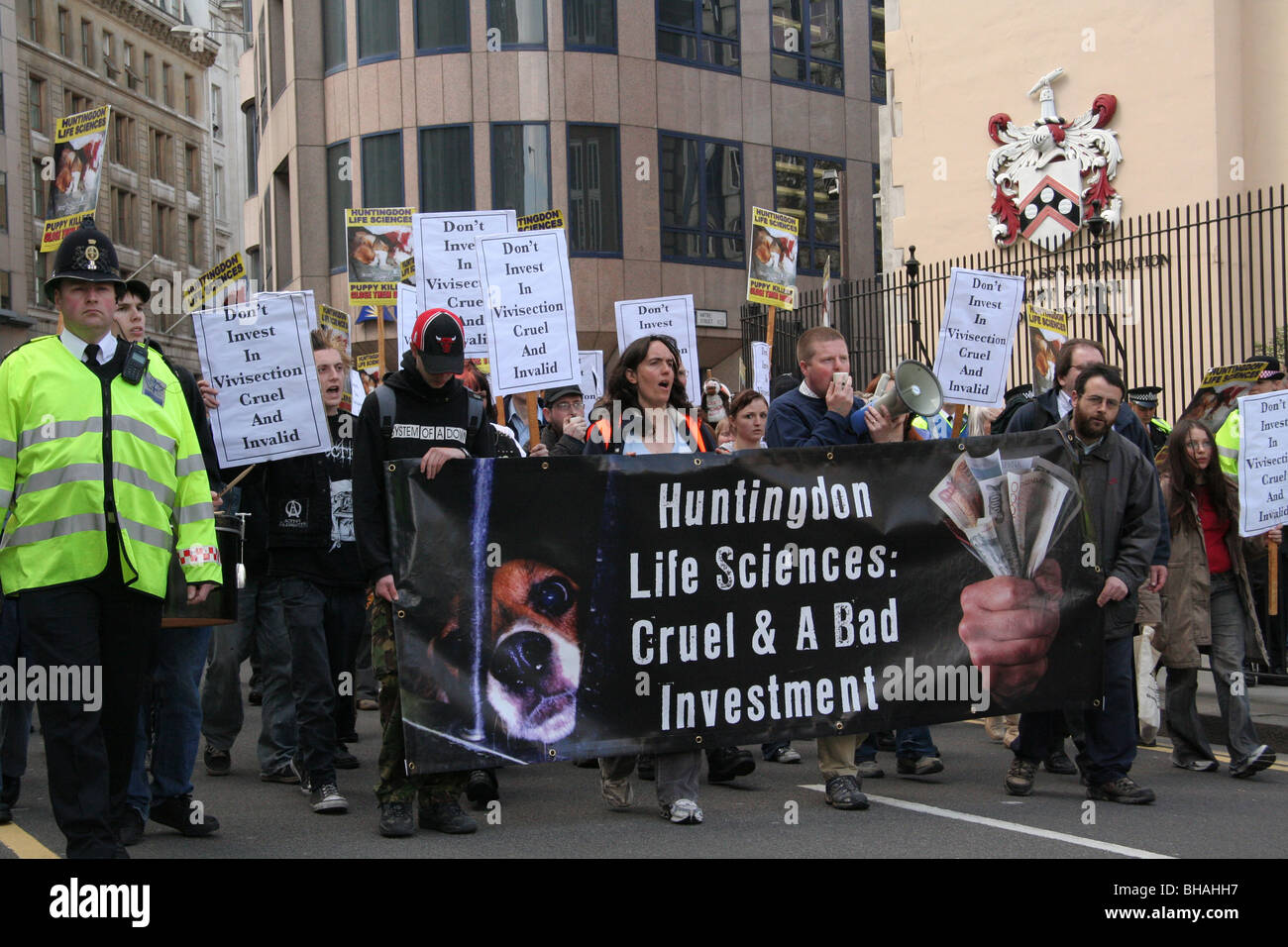Huntingdon animal rights demo hi-res stock photography and images - Alamy
