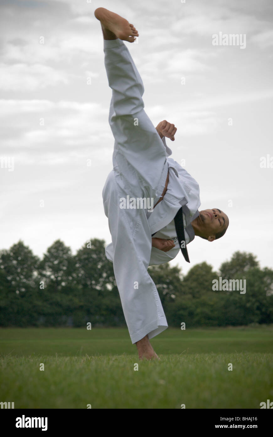 Karate practise hi-res stock photography and images - Alamy