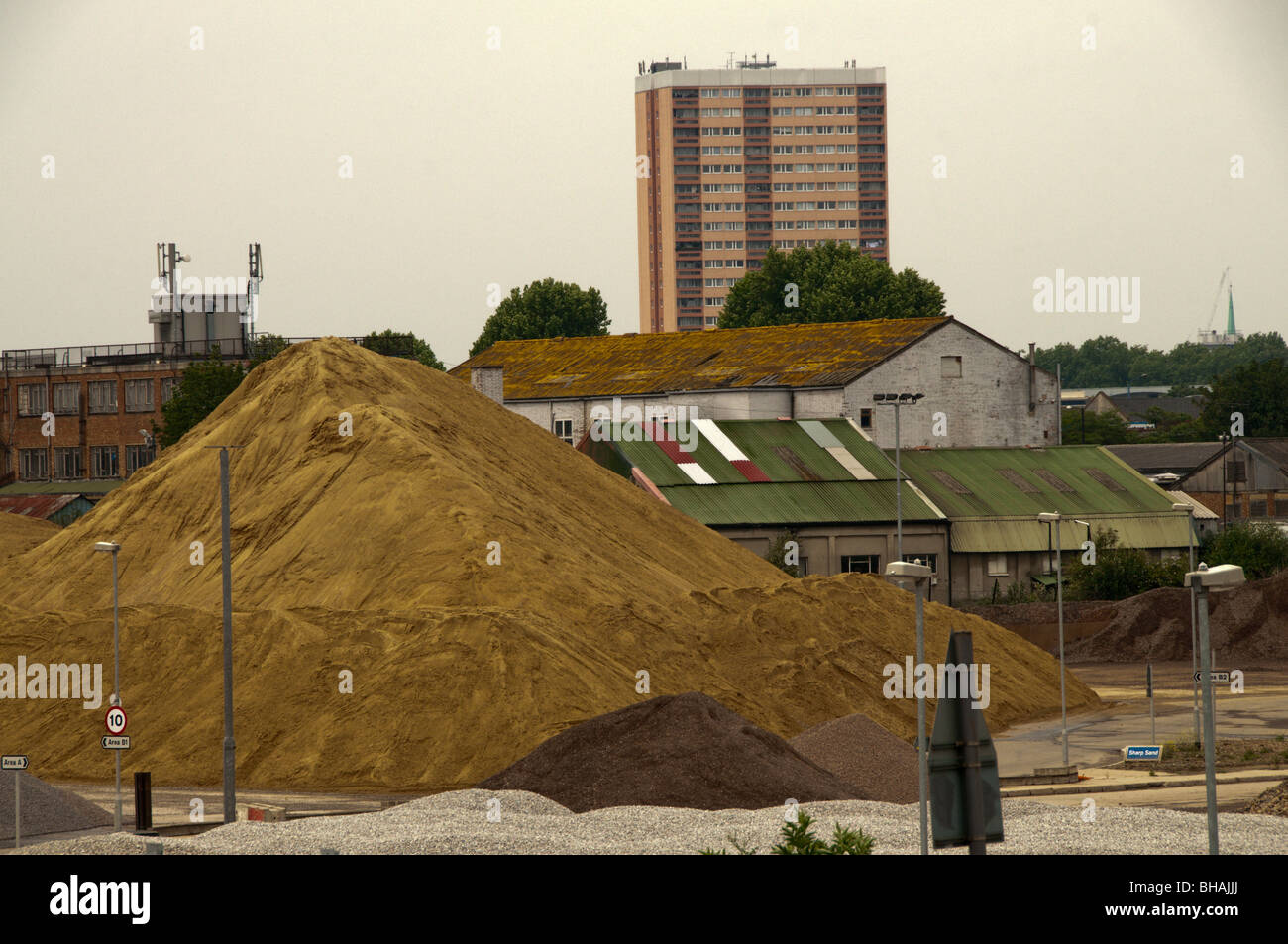 Pudding mill lane docklands light railway hi-res stock photography and ...