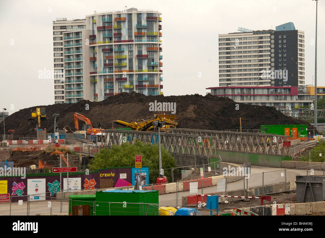 London 2012 Olympic site: View from Northern Outfall Sewer (Greenway ...