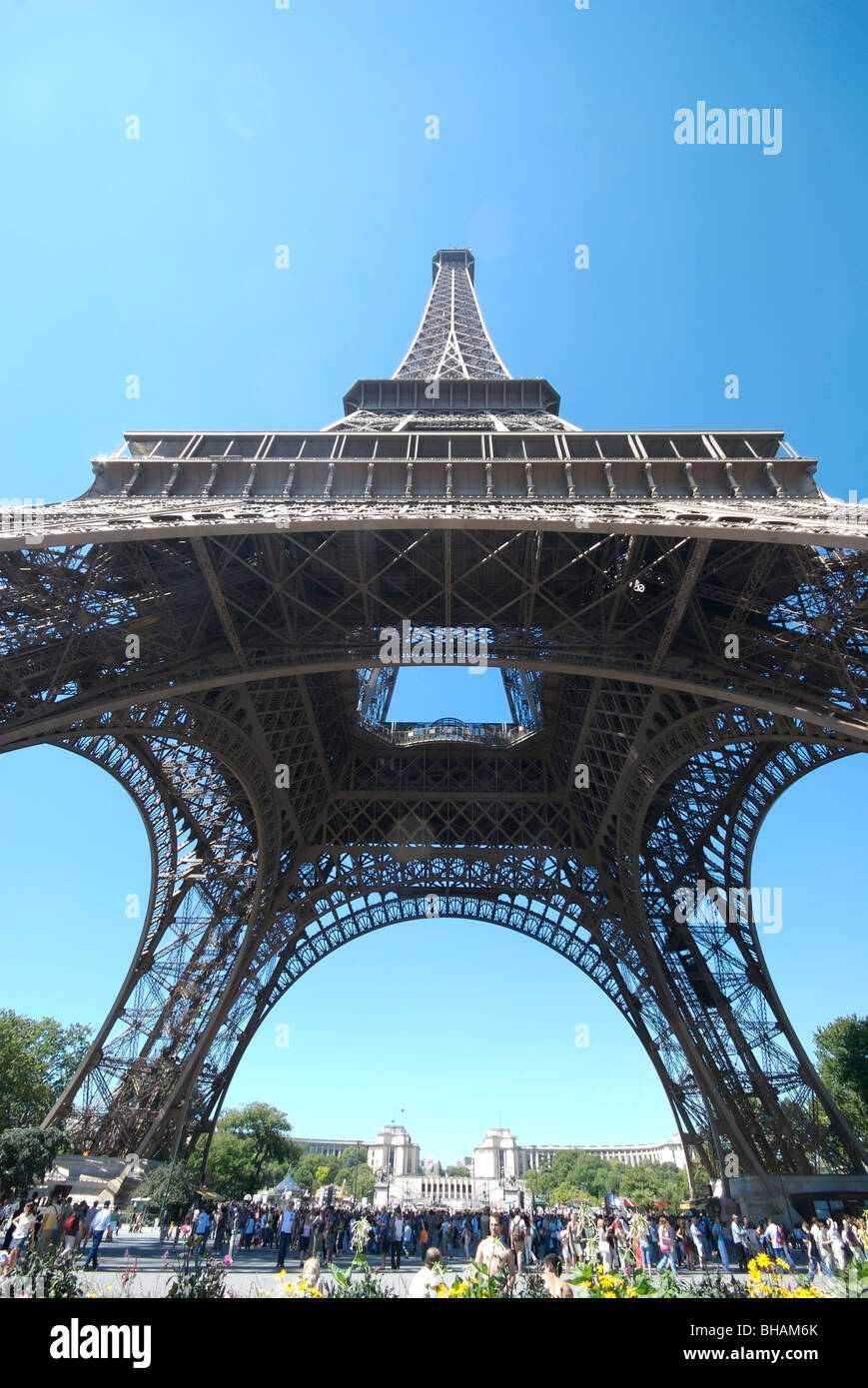 Base of the eiffel tower hi-res stock photography and images - Alamy