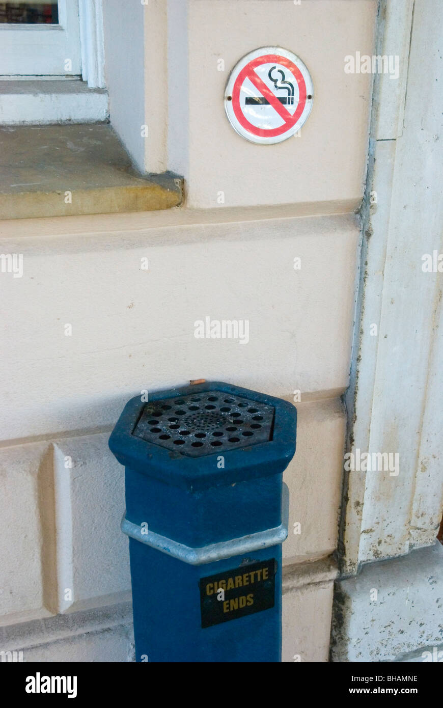 No smoking sign english High Resolution Stock Photography and Images ...