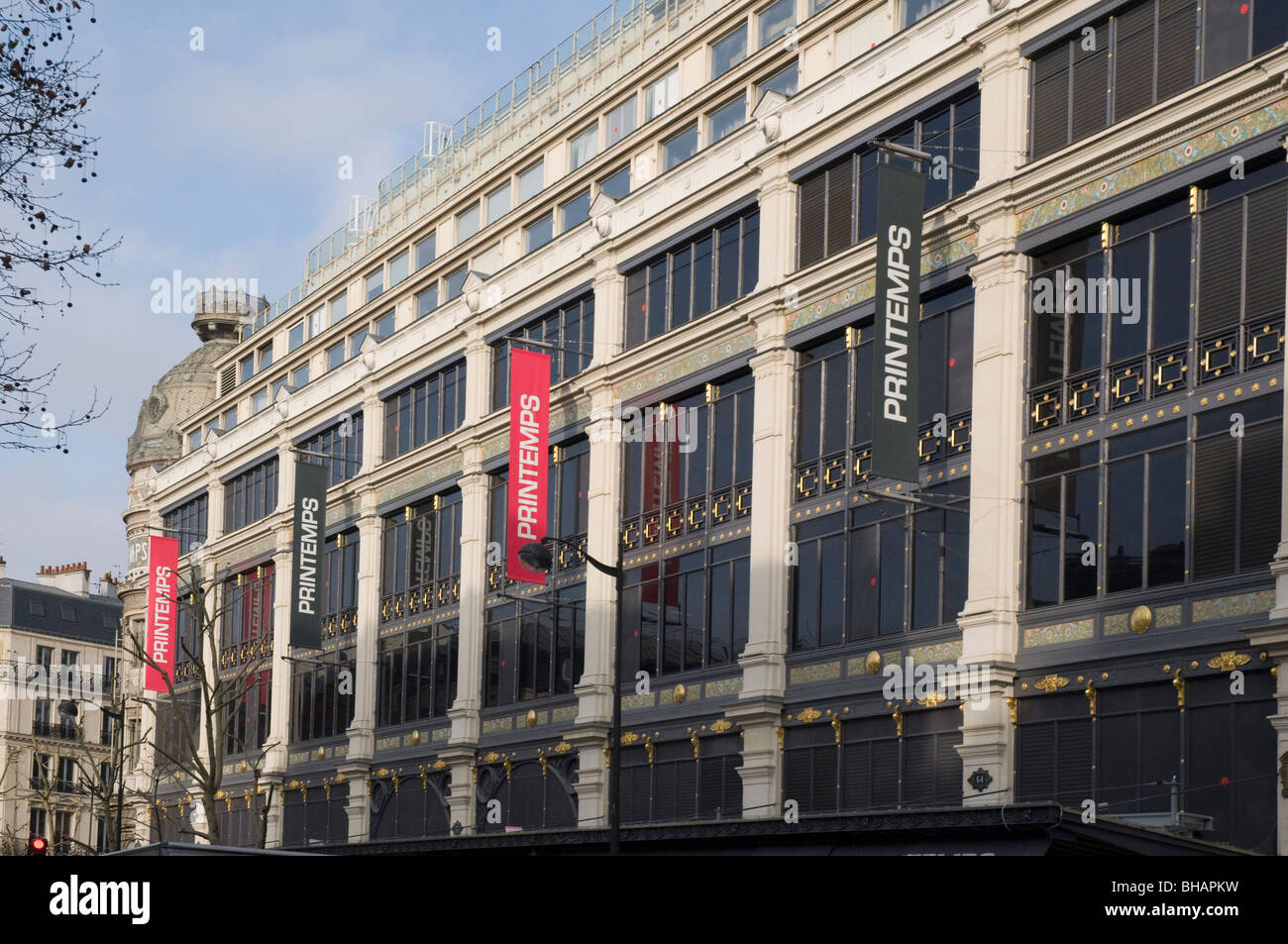 Au printemps department store paris hi-res stock photography and images ...