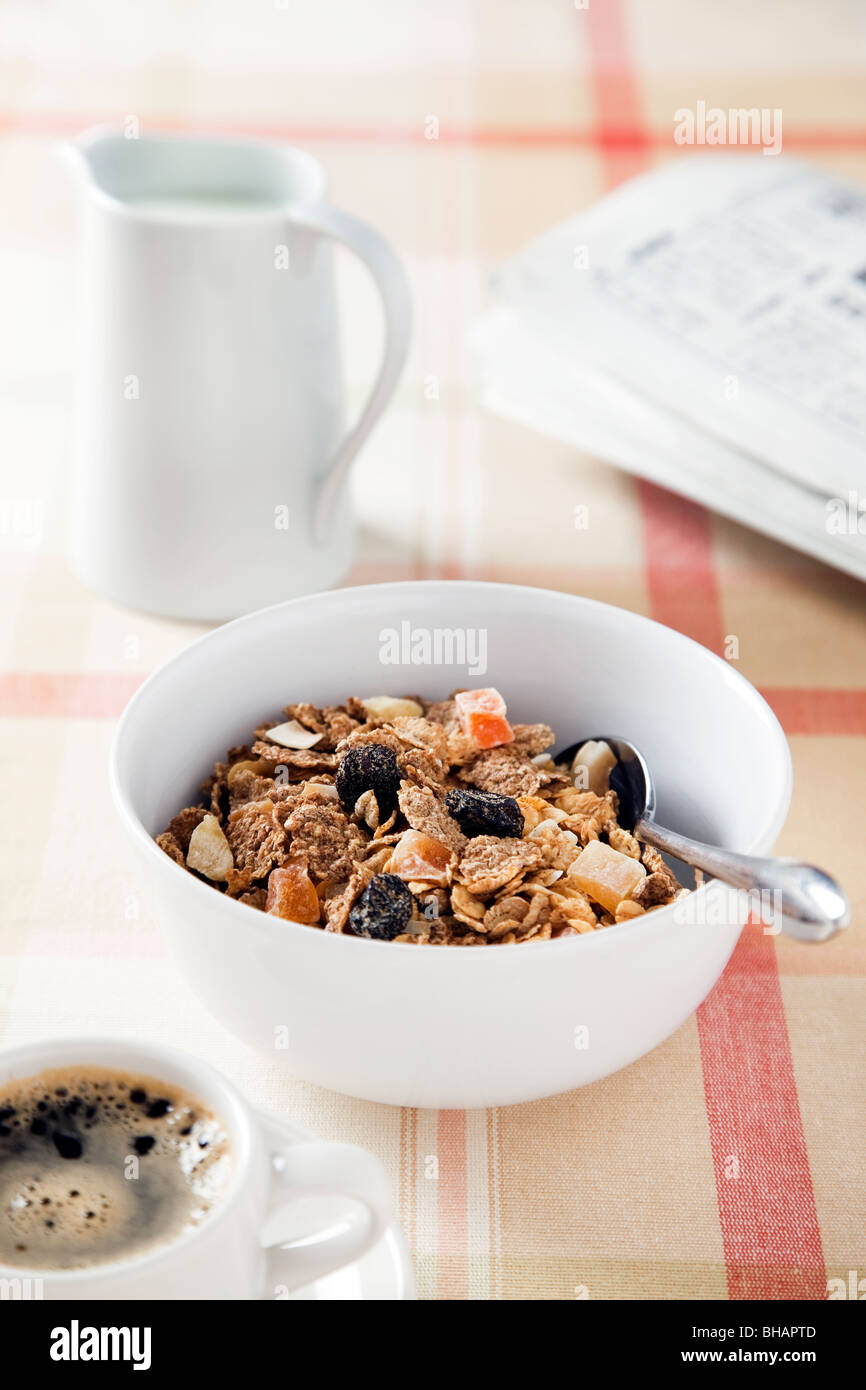 Breakfast cerial hi-res stock photography and images - Alamy