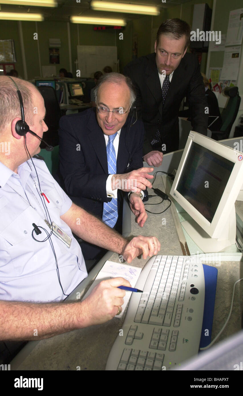 Police force computer screen hi-res stock photography and images - Alamy