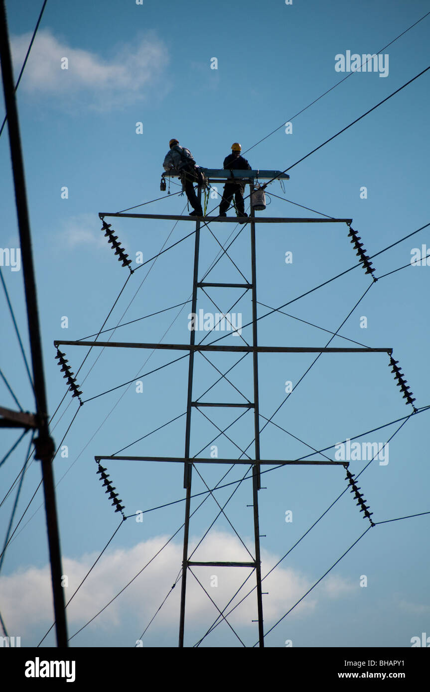 Robot Rides Power Lines