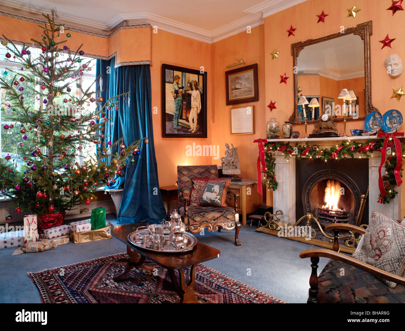 Victorian christmas dining table hi-res stock photography and images ...