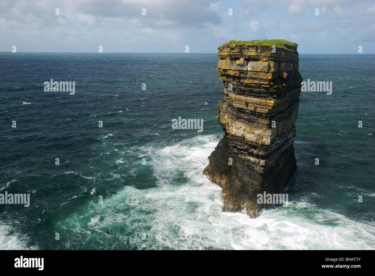 Rock formation in sea Stock Photo - Alamy