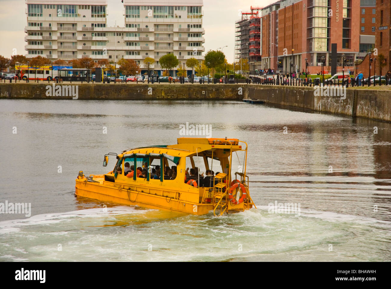 Sightseeing bus in liverpool uk hi-res stock photography and images - Alamy