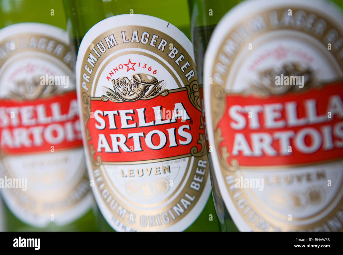 Bottle of stella artois hi-res stock photography and images - Alamy