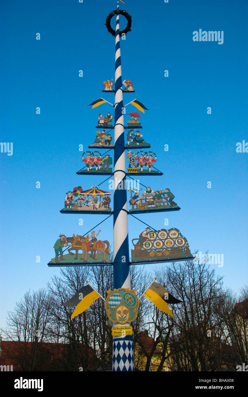 Maypole Viktualienmarkt square central Munich Bavaria Germany Europe ...