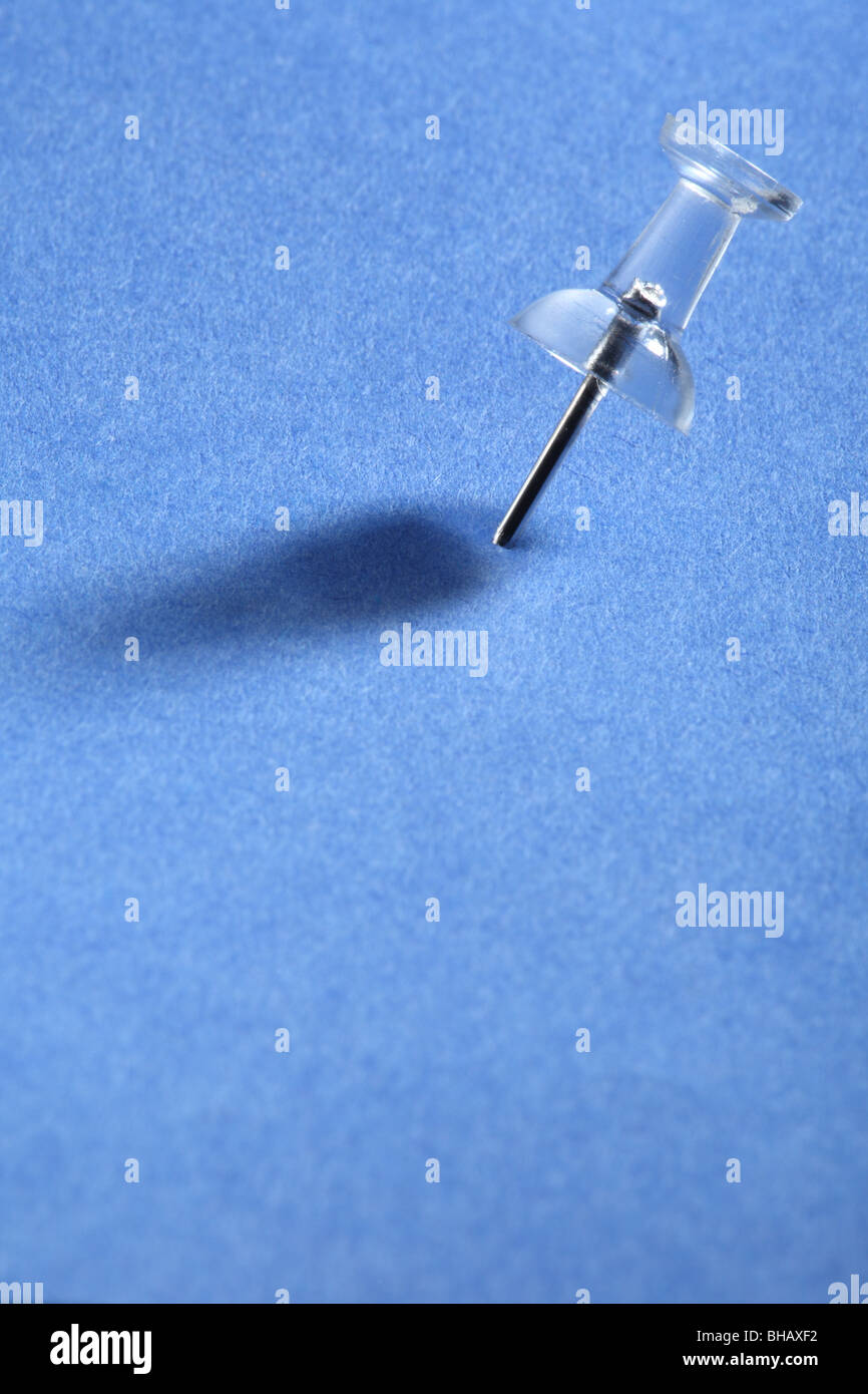Pushpin pin vertical still life hi-res stock photography and images - Alamy