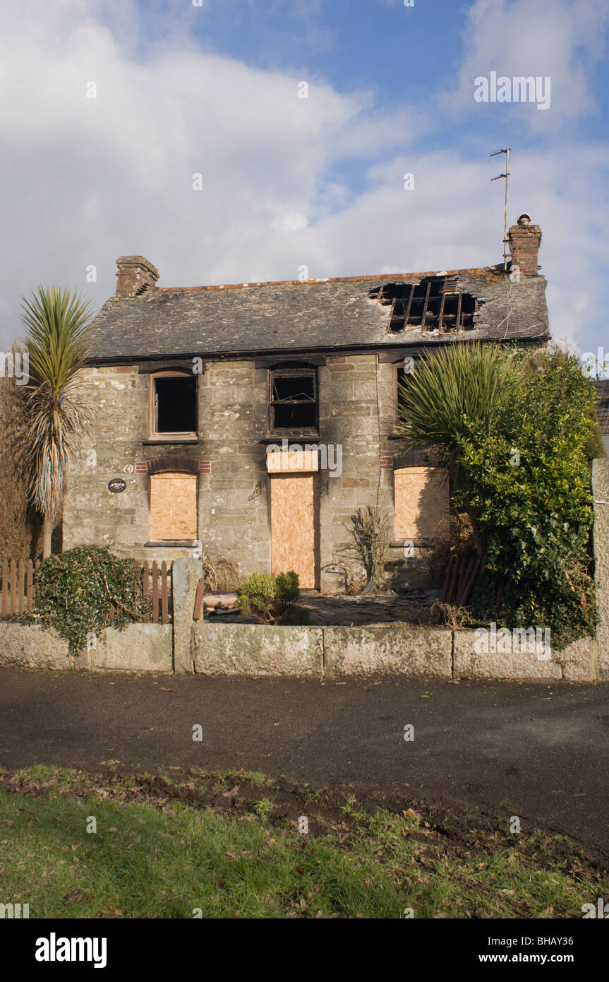 Burnt cottage hi-res stock photography and images - Alamy