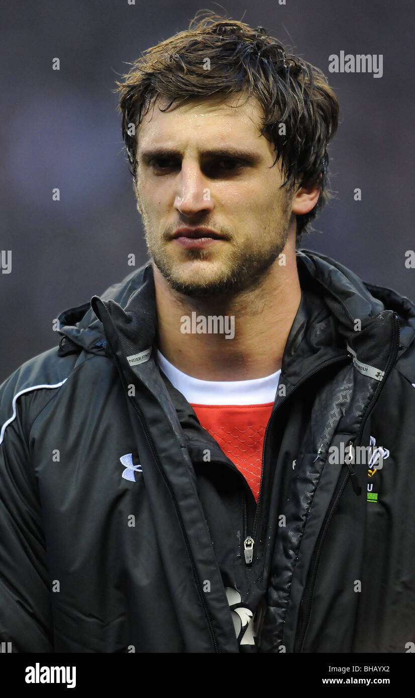 LUKE CHARTERIS WALES & NEWPORT GWENT DRAGONS TWICKENHAM LONDON ENGLAND ...