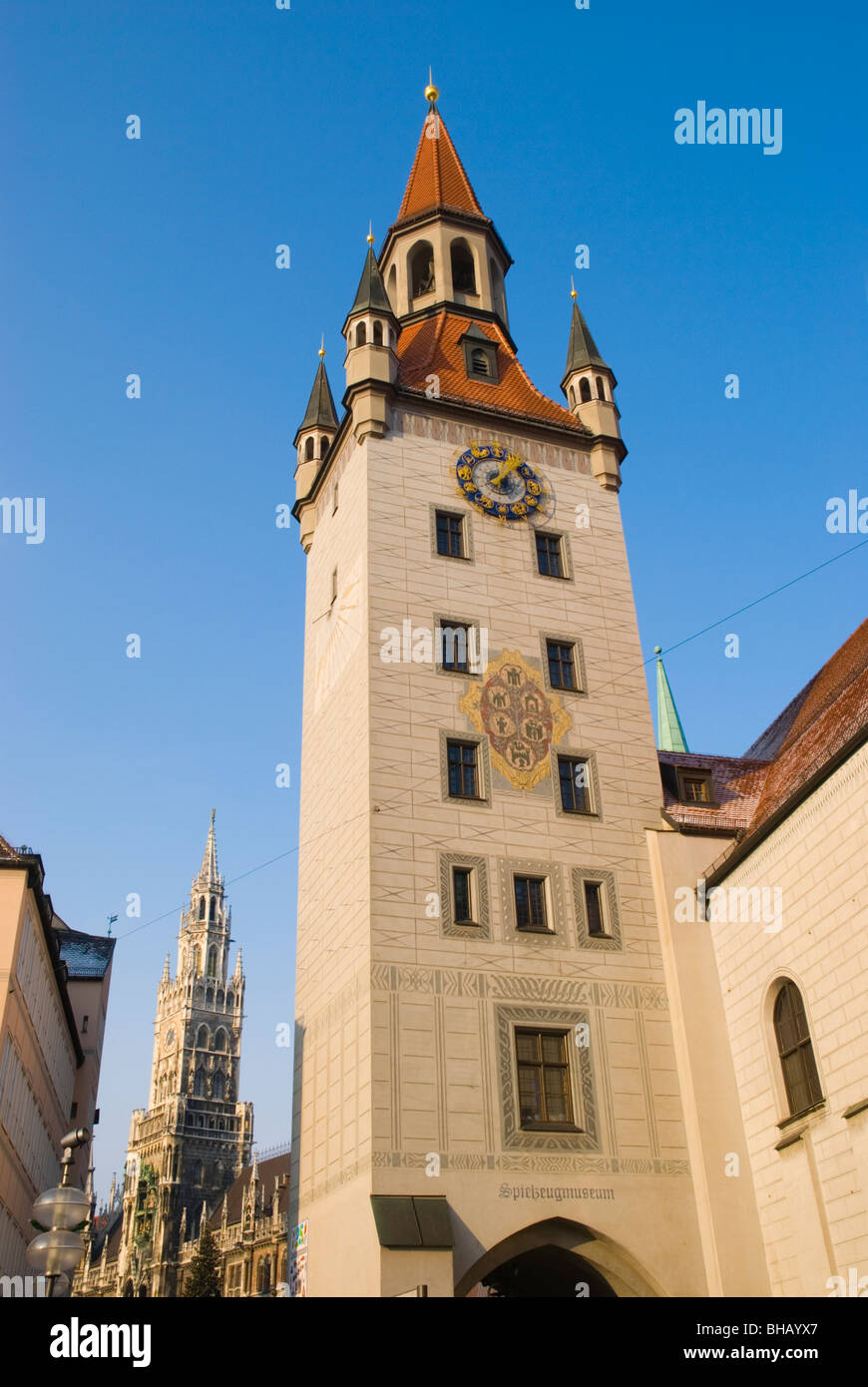 Altes rathaus altes rathaus neues rathaus hi-res stock photography and ...