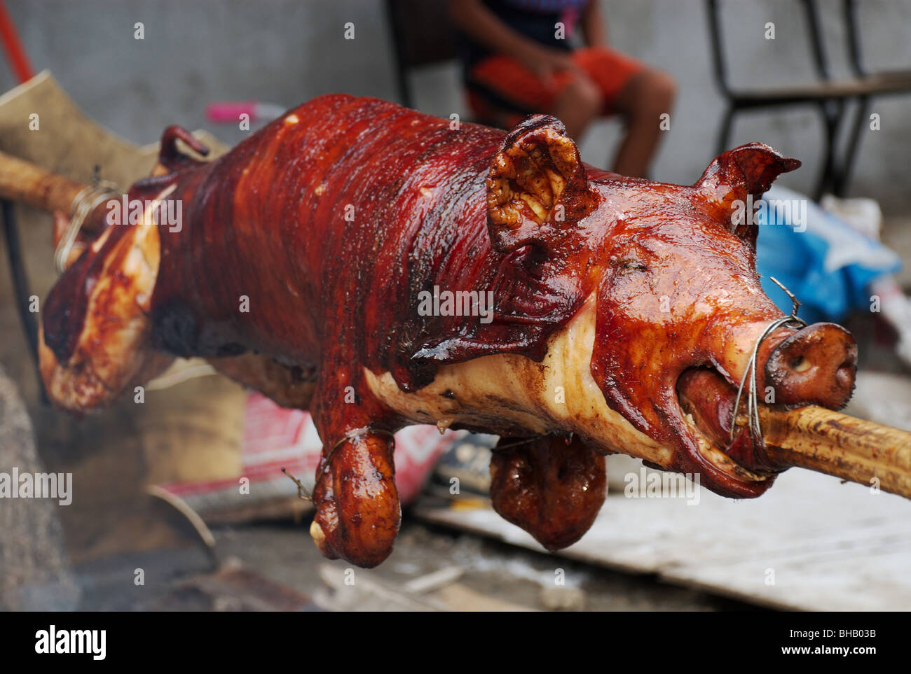 Pig roast lechon hi-res stock photography and images - Alamy