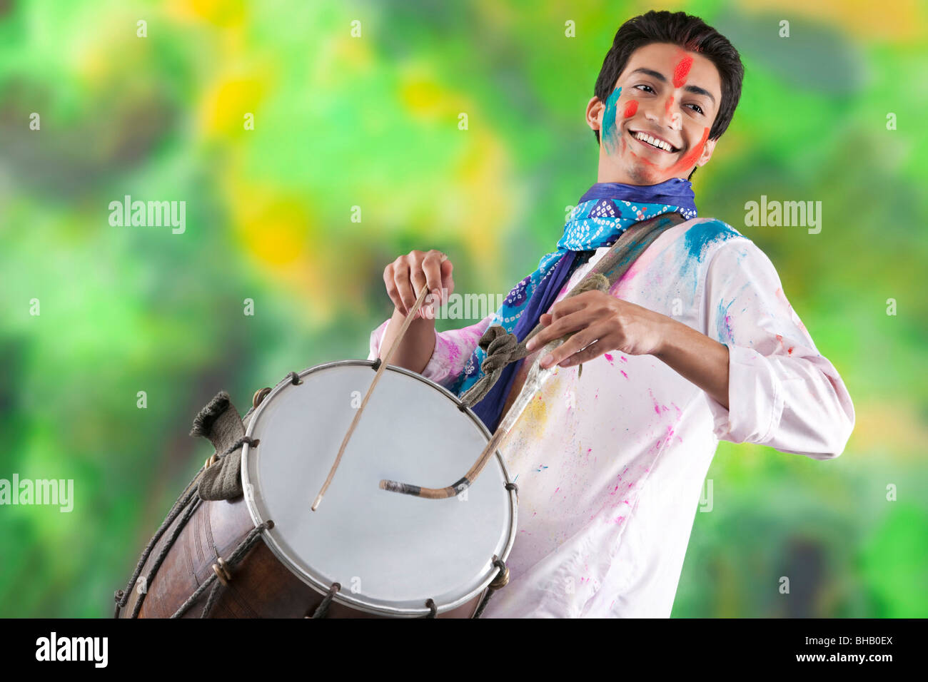Dhol hi-res stock photography and images - Alamy