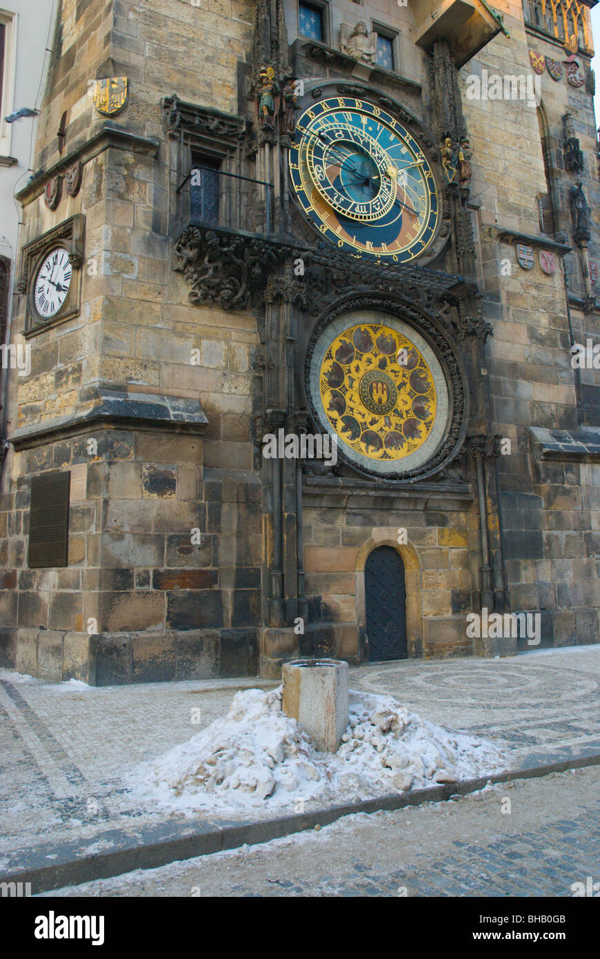 Orloj in praha hi-res stock photography and images - Alamy