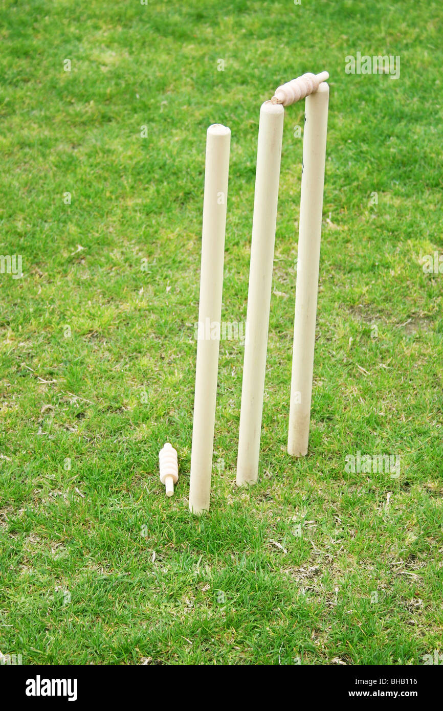 Cricket bail hi-res stock photography and images - Alamy