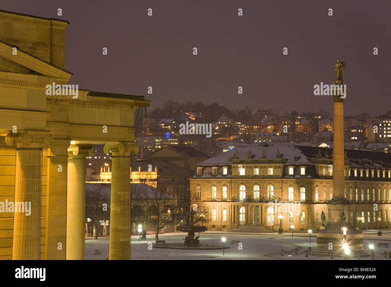 SCHLOSSPLATZ PLACE, NEUES SCHLOSS CASTLE, JUBILAEUMSSAEULE COLOUMN ...