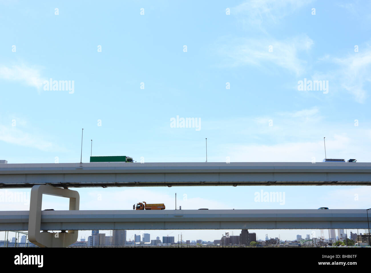 Tokyo elevated expressway traffic hi-res stock photography and images ...