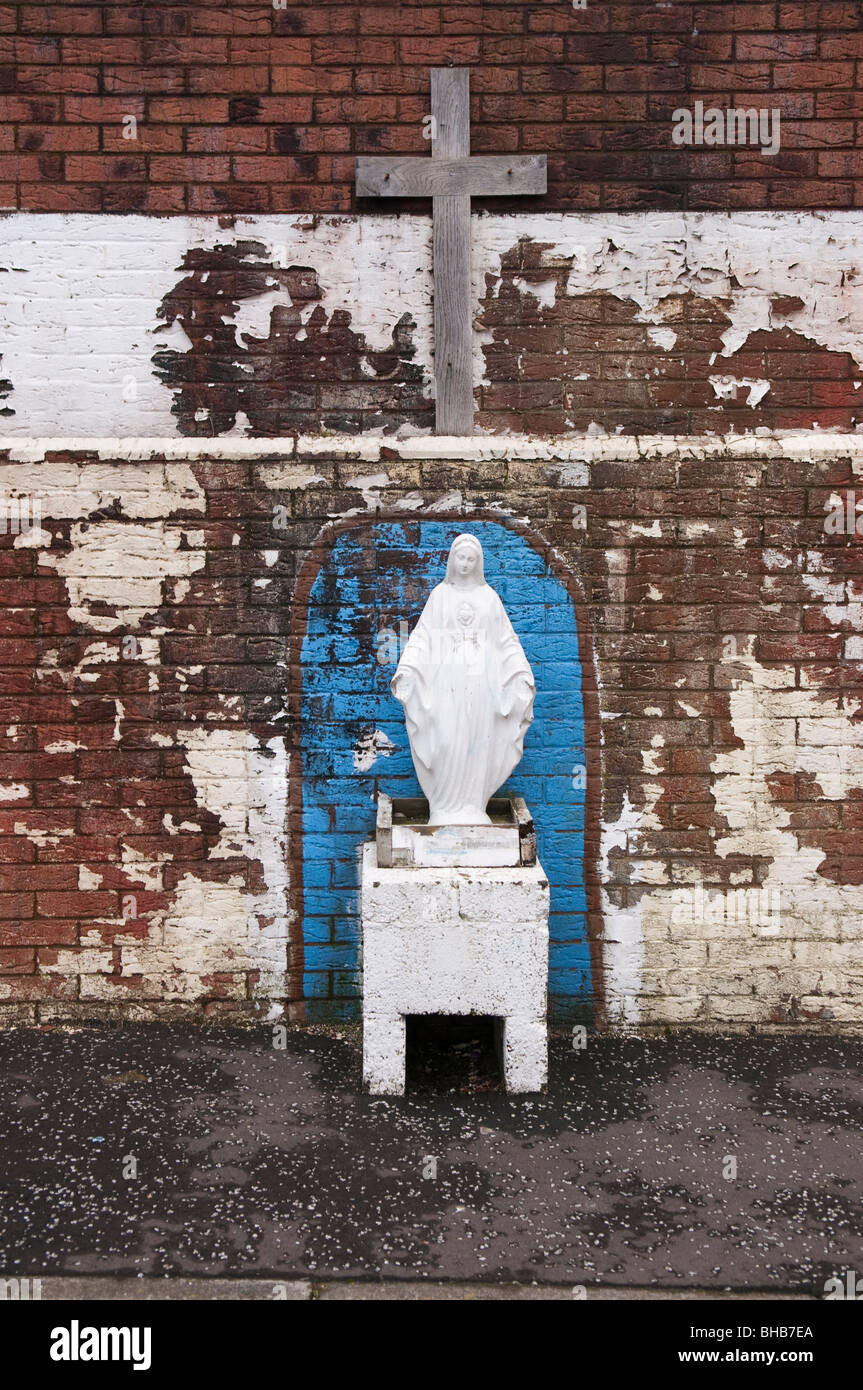 Mary mother of jesus cross hi-res stock photography and images - Alamy