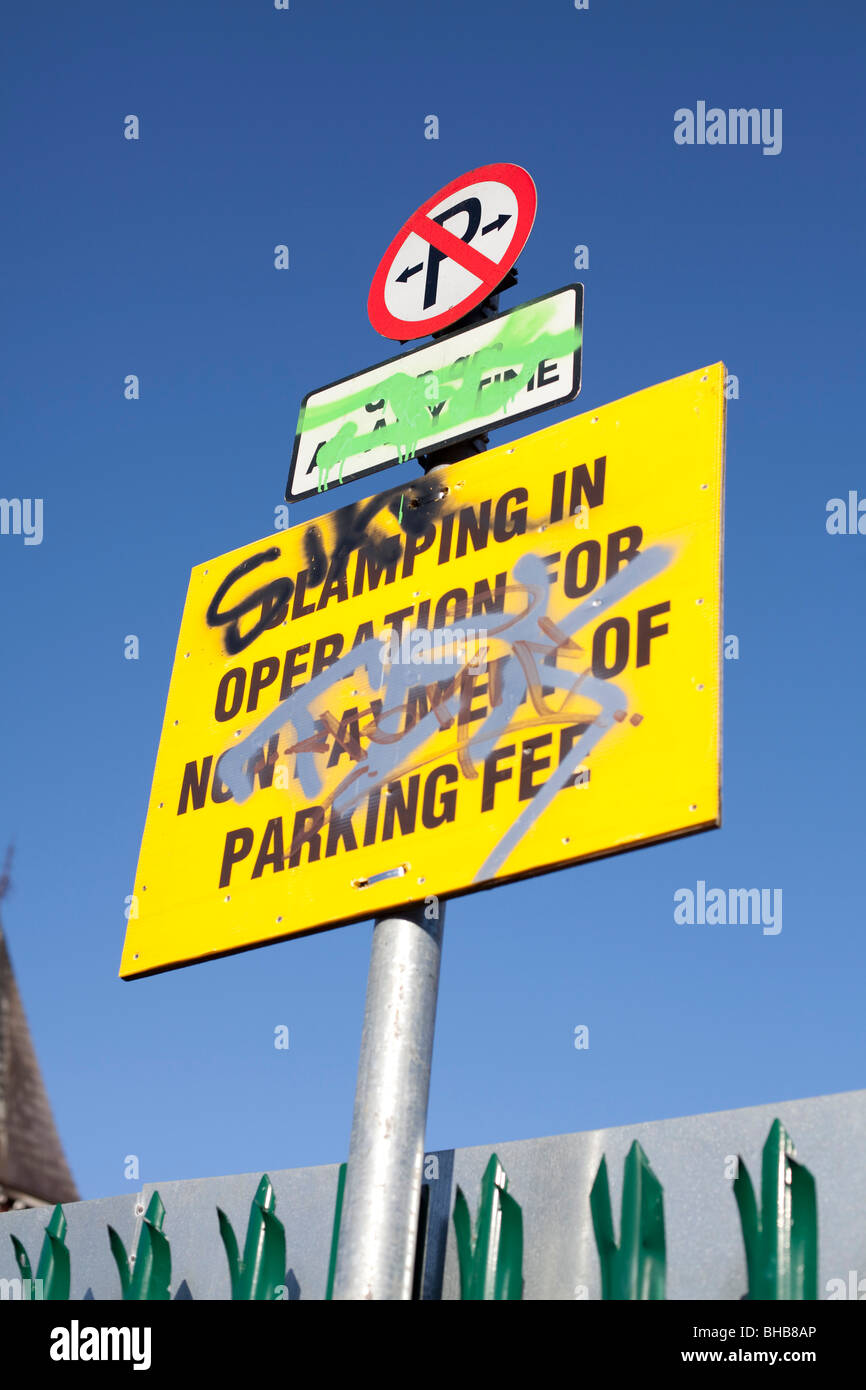 Parking graffiti hi-res stock photography and images - Alamy