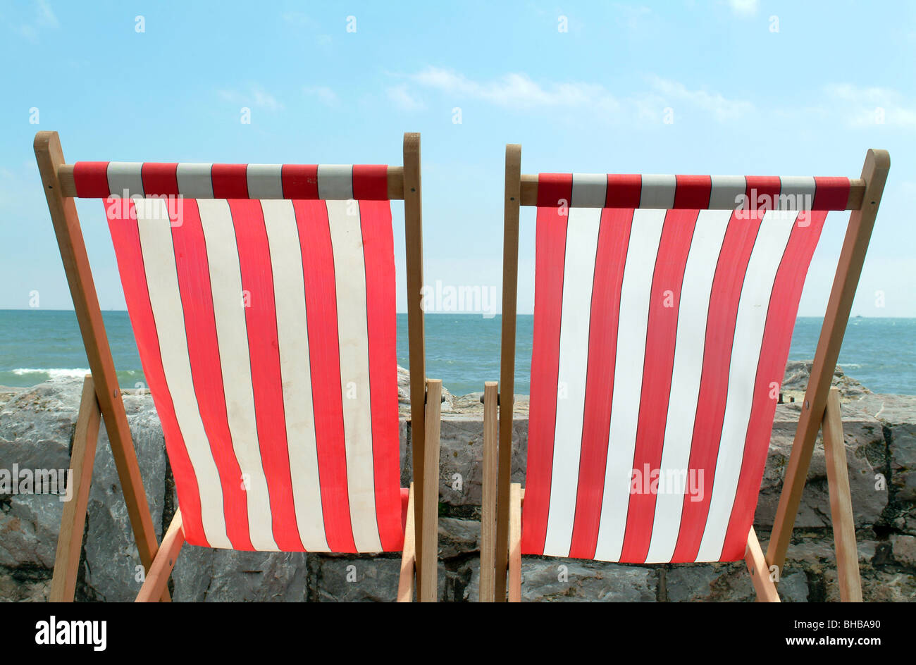 empty deck chairs Stock Photo - Alamy