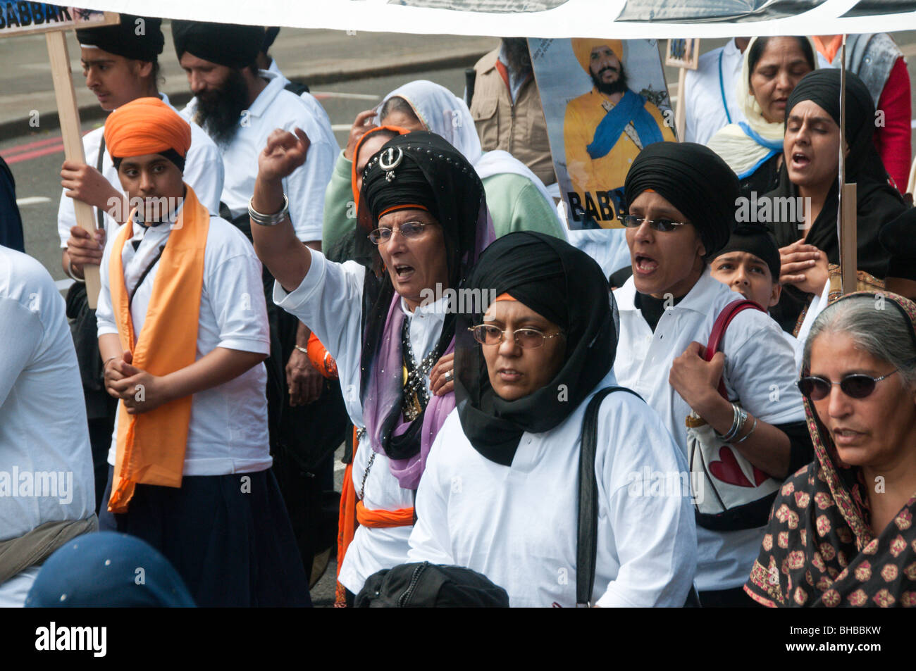 Sikhs mark the 25th anniversary of Amritsar massacres by Indian army ...