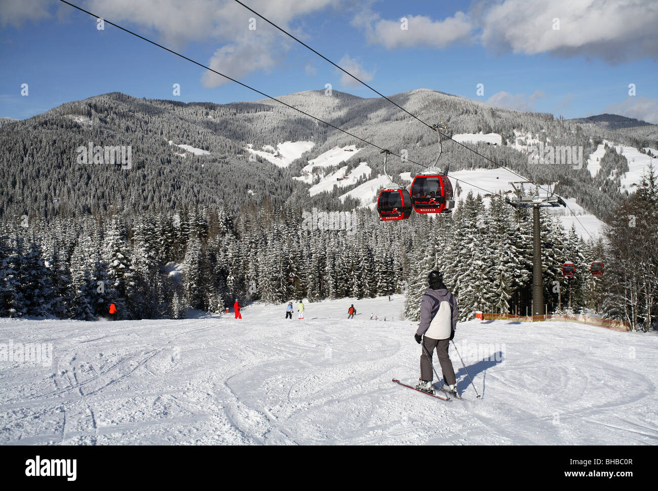 ski scene austria alps Stock Photo - Alamy