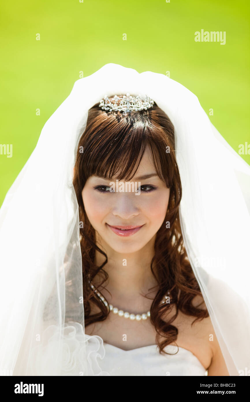 Bride japanese wedding veil hi-res stock photography and images - Alamy