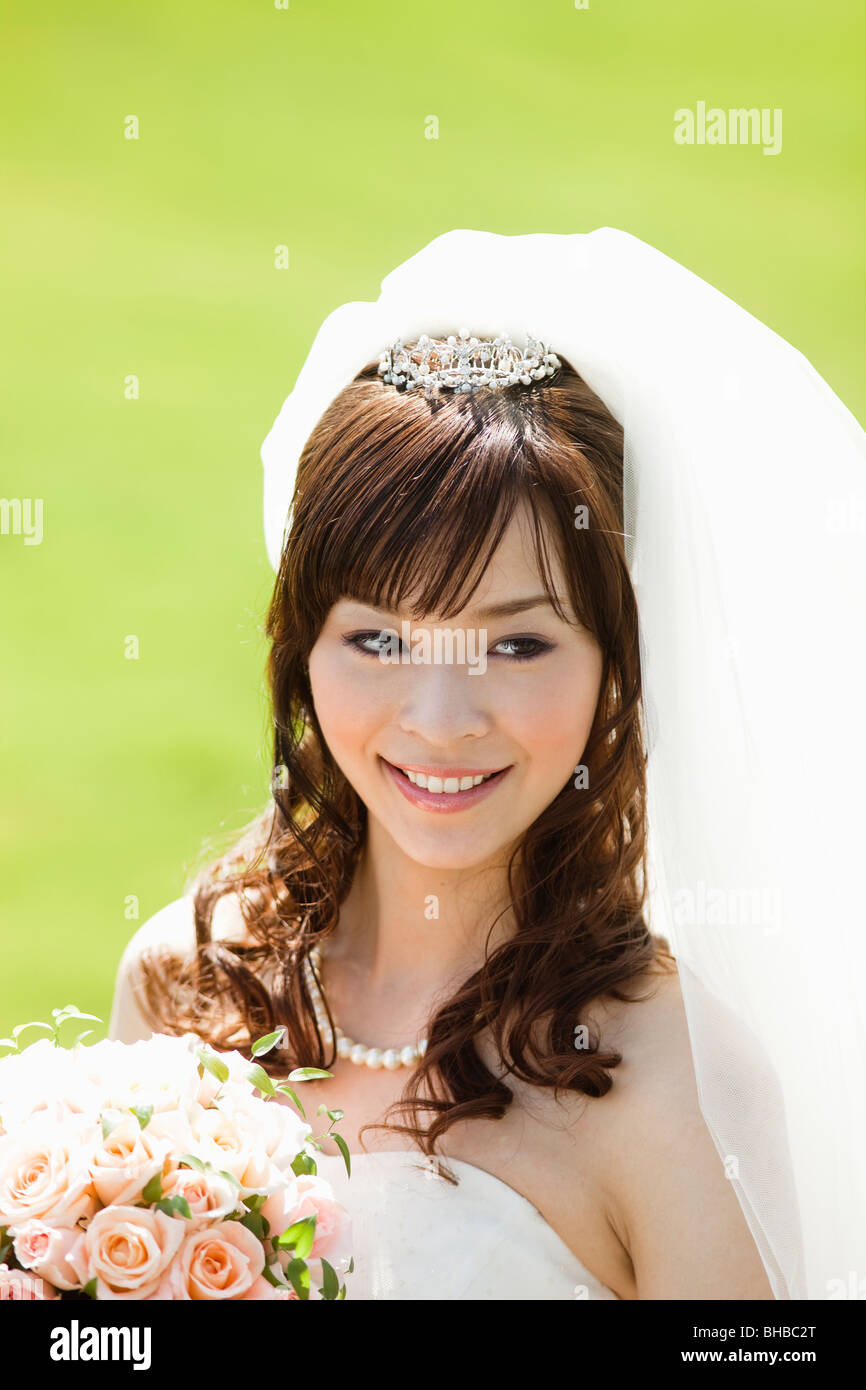 Bride japanese wedding veil hi-res stock photography and images - Alamy