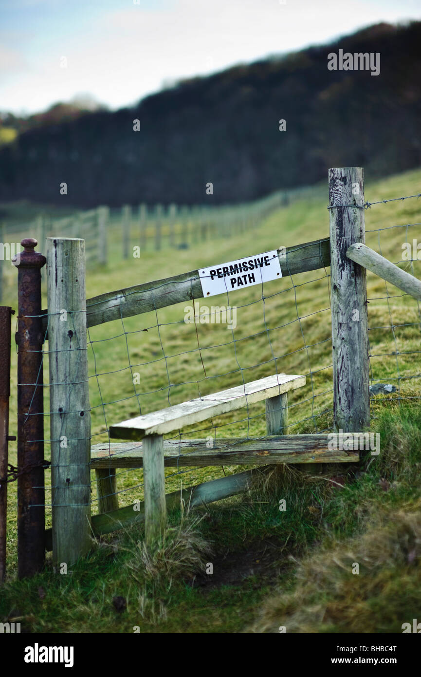 Permissive footpath hi-res stock photography and images - Alamy