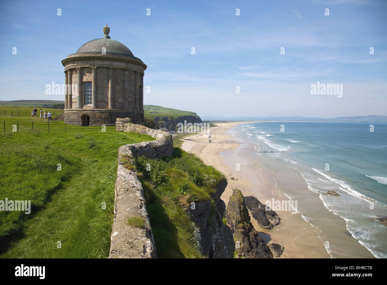 Cliff fronts hi-res stock photography and images - Alamy