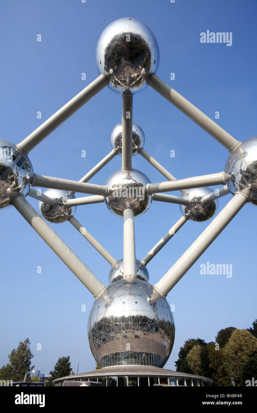 Atomium structure hi-res stock photography and images - Alamy