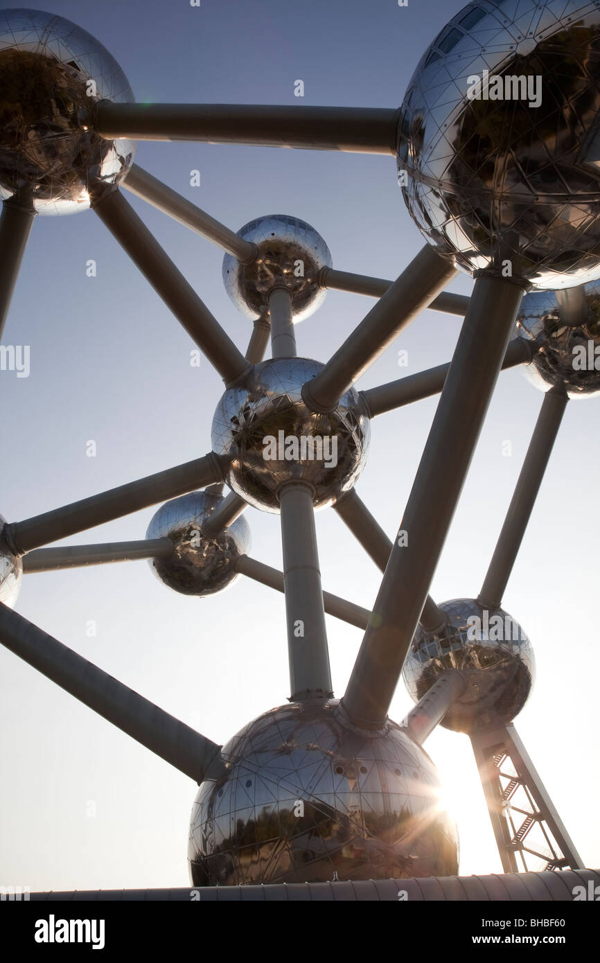 Atomium structure hi-res stock photography and images - Alamy
