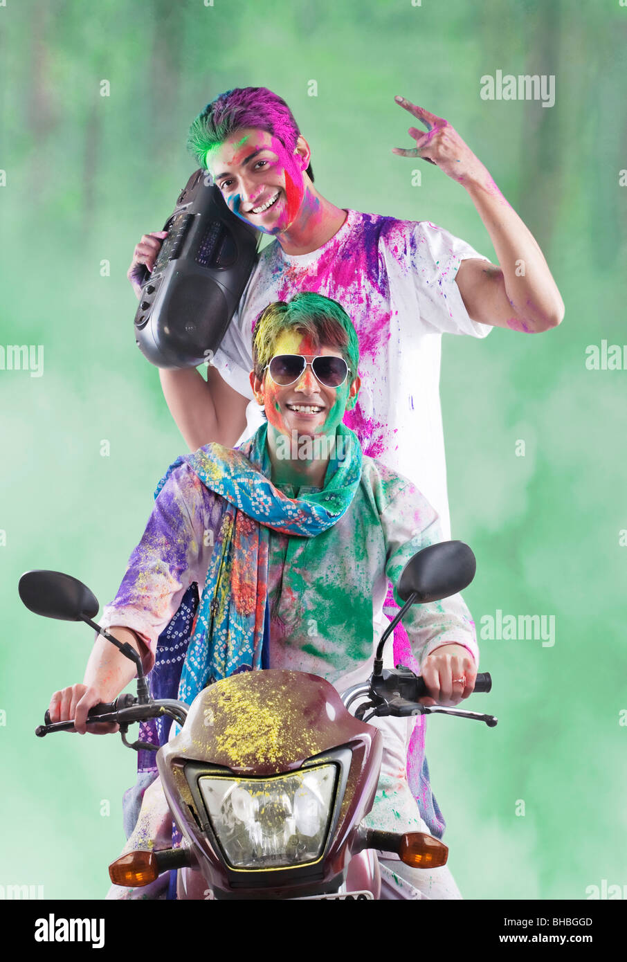 Men enjoying themselves on holi Stock Photo - Alamy
