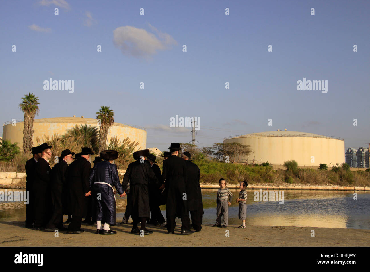 Jewish tashlich hi-res stock photography and images - Alamy