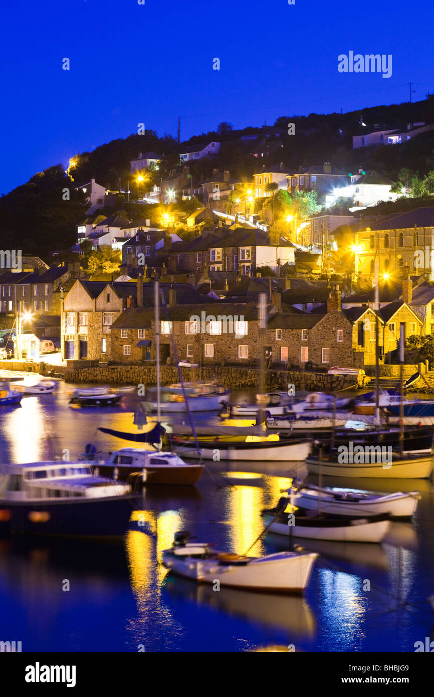 Night sky cornwall hi-res stock photography and images - Alamy