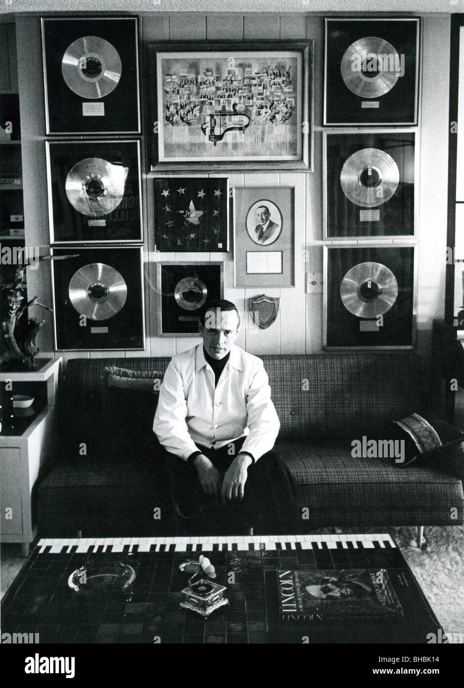 ROGER WILLIAMS - US pianist and songwriter at his Encino home in 1966 ...