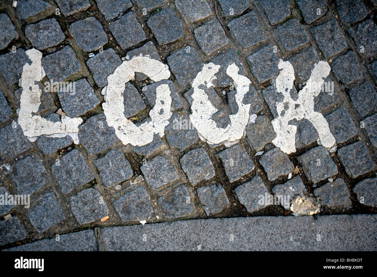 White painted cobbles hi-res stock photography and images - Alamy