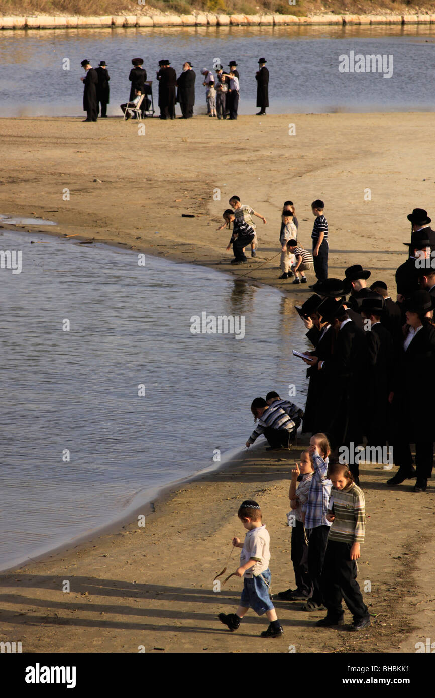 Israel, Tel Aviv, Tashlich prayer of the Premishlan congregation by the ...