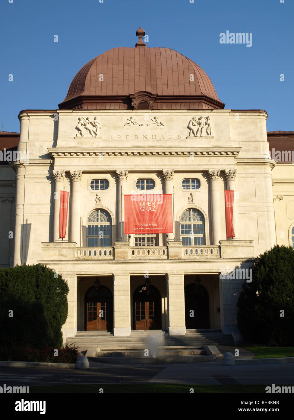 Opera graz hi-res stock photography and images - Alamy
