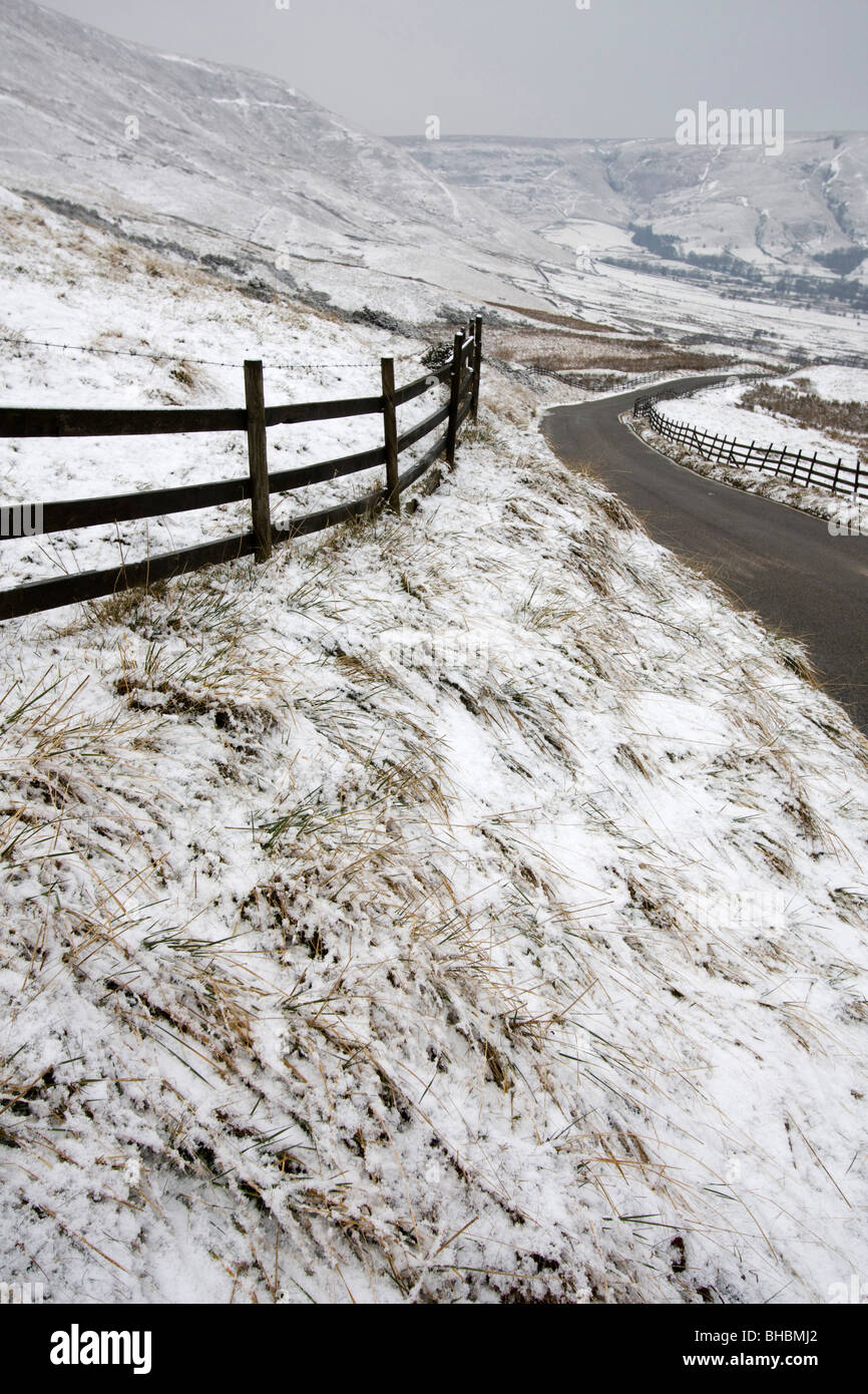 winter snow vale of edale peak district national park derbyshire ...