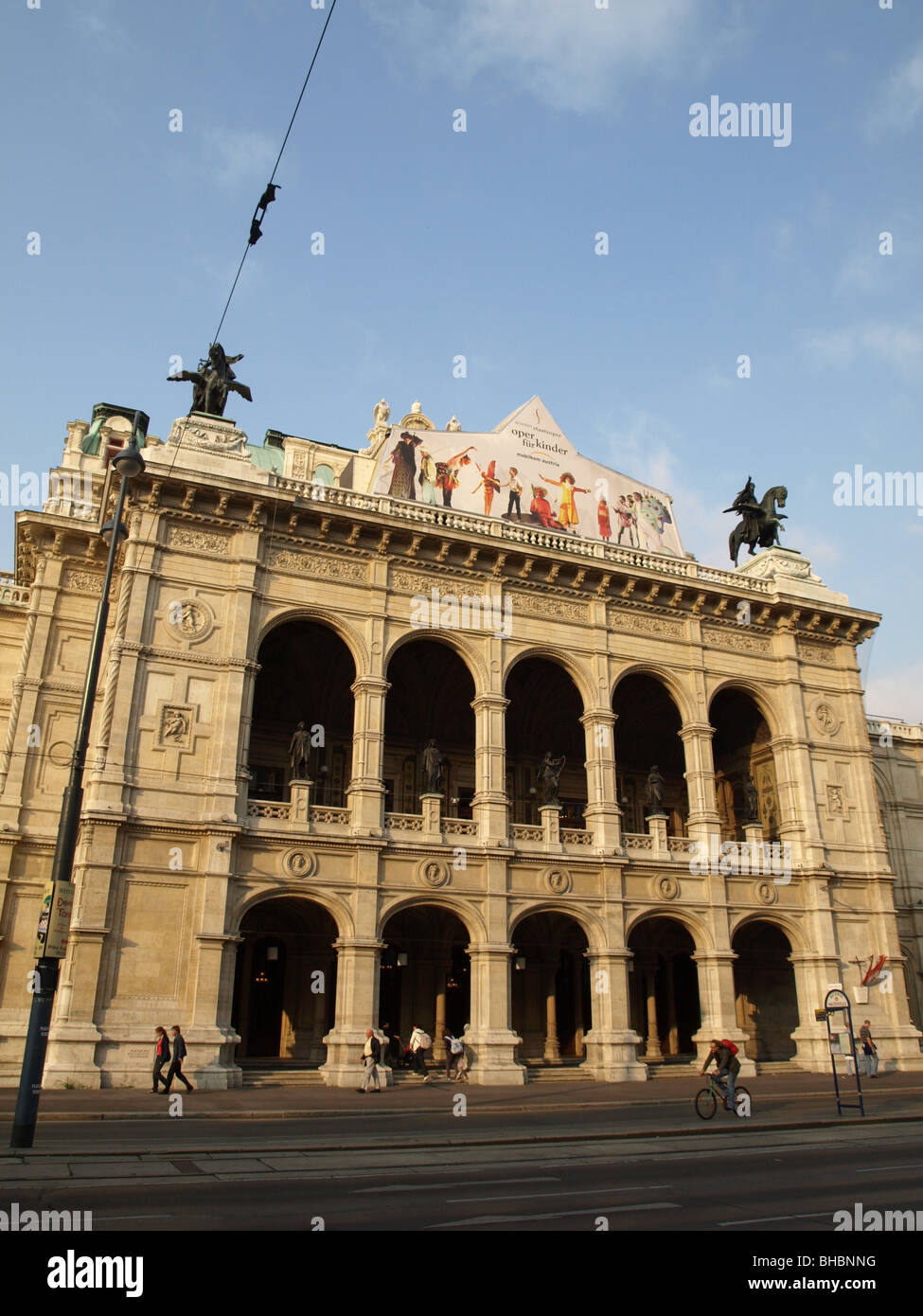 Wiener staatsoper hi-res stock photography and images - Alamy