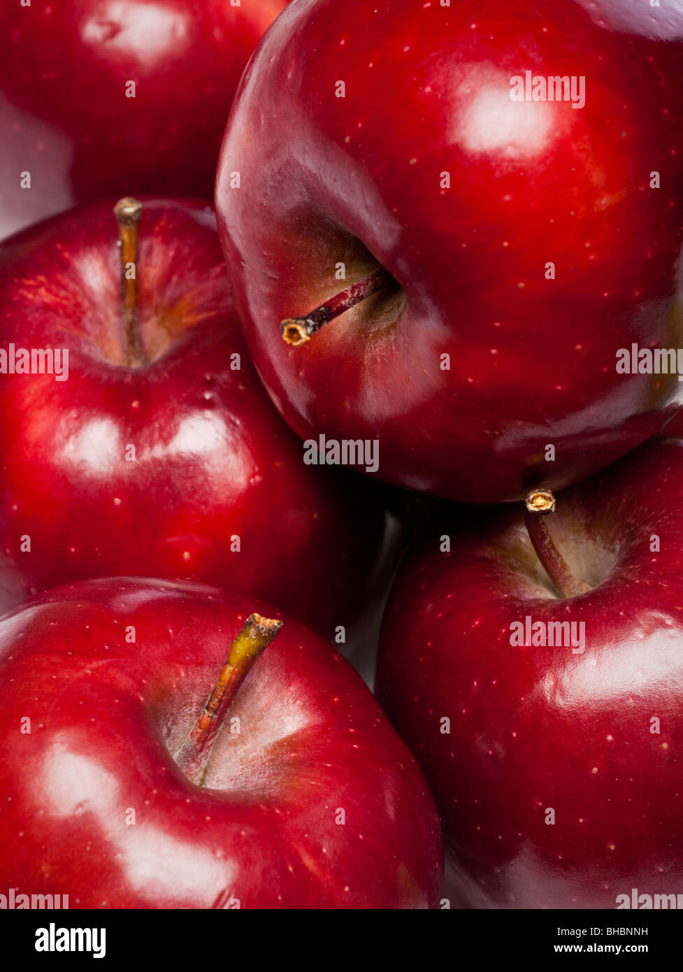 Full frame apple pile hi-res stock photography and images - Alamy