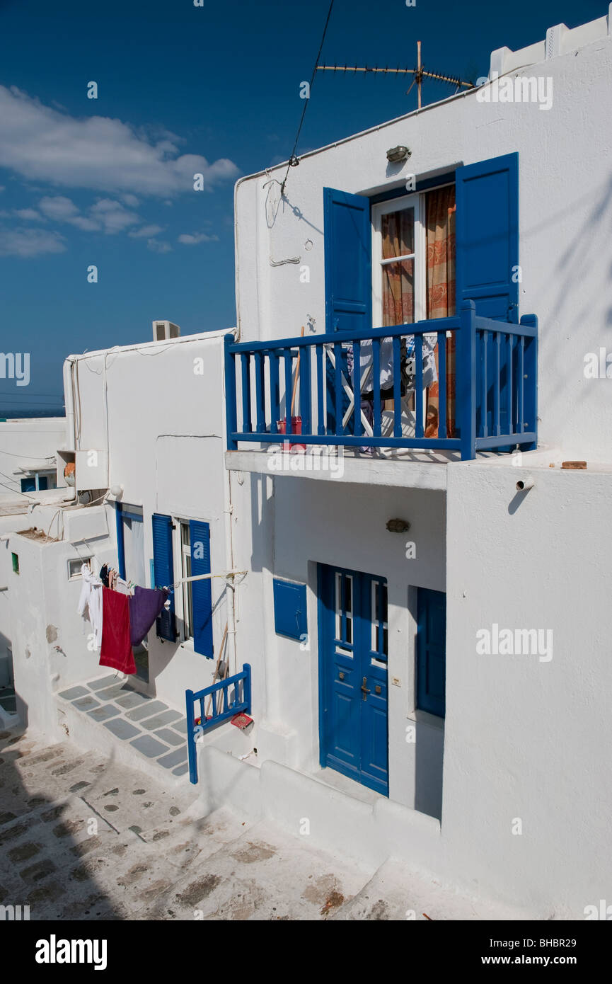 Typical greek house white painted hi-res stock photography and images ...